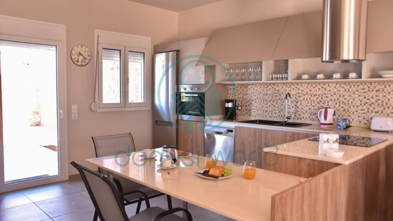 Vrijstaande woning te koop in Tsampi, Griekenland | ID: 41077